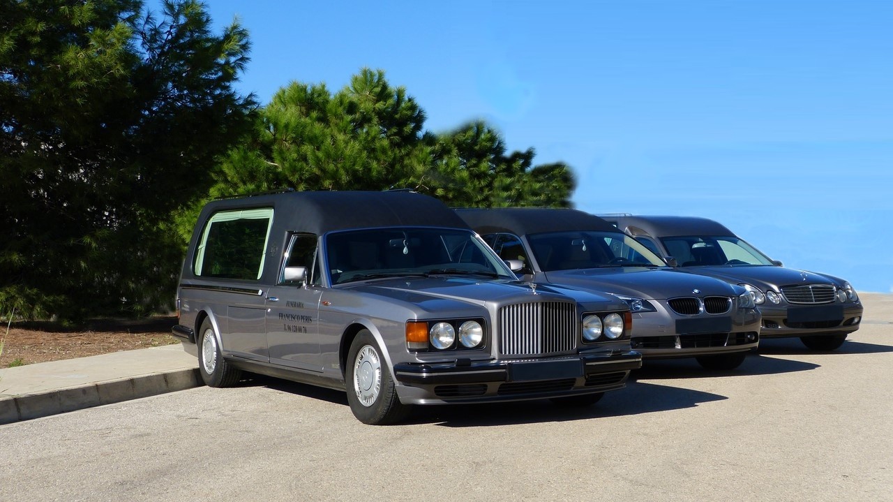 Funeraria-Francisco-Peris-Coche-Funebre (10) - Tanatorio y Funeraria de ...